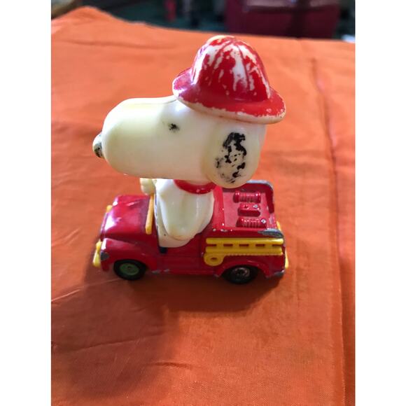 Snoopy | Toys | Vintage Snoopy Firetruck 966 Diecast Plastic | Poshmark